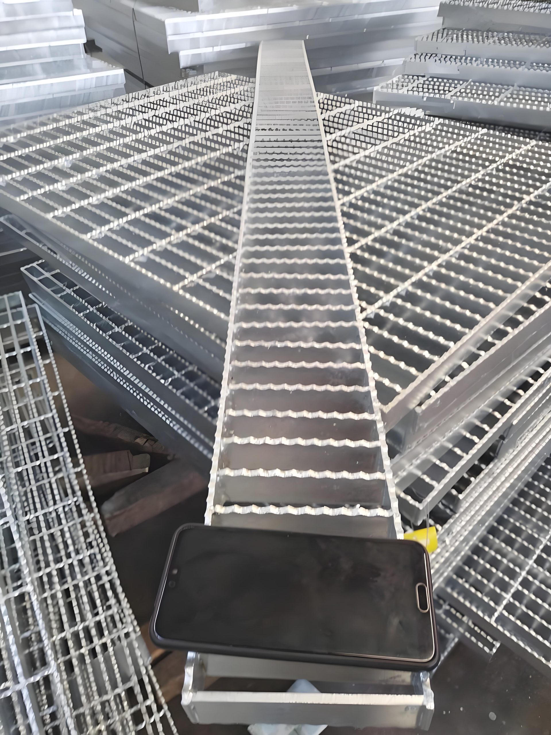 Caillebotis en acier dentelé 19-W-4 - Prix - Usine - CSSP Grating
